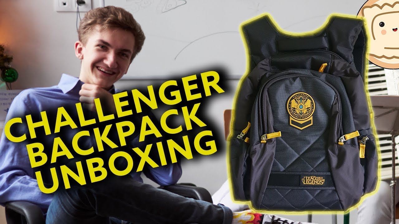 CHALLENGER BACKPACK UNBOXING - YouTube