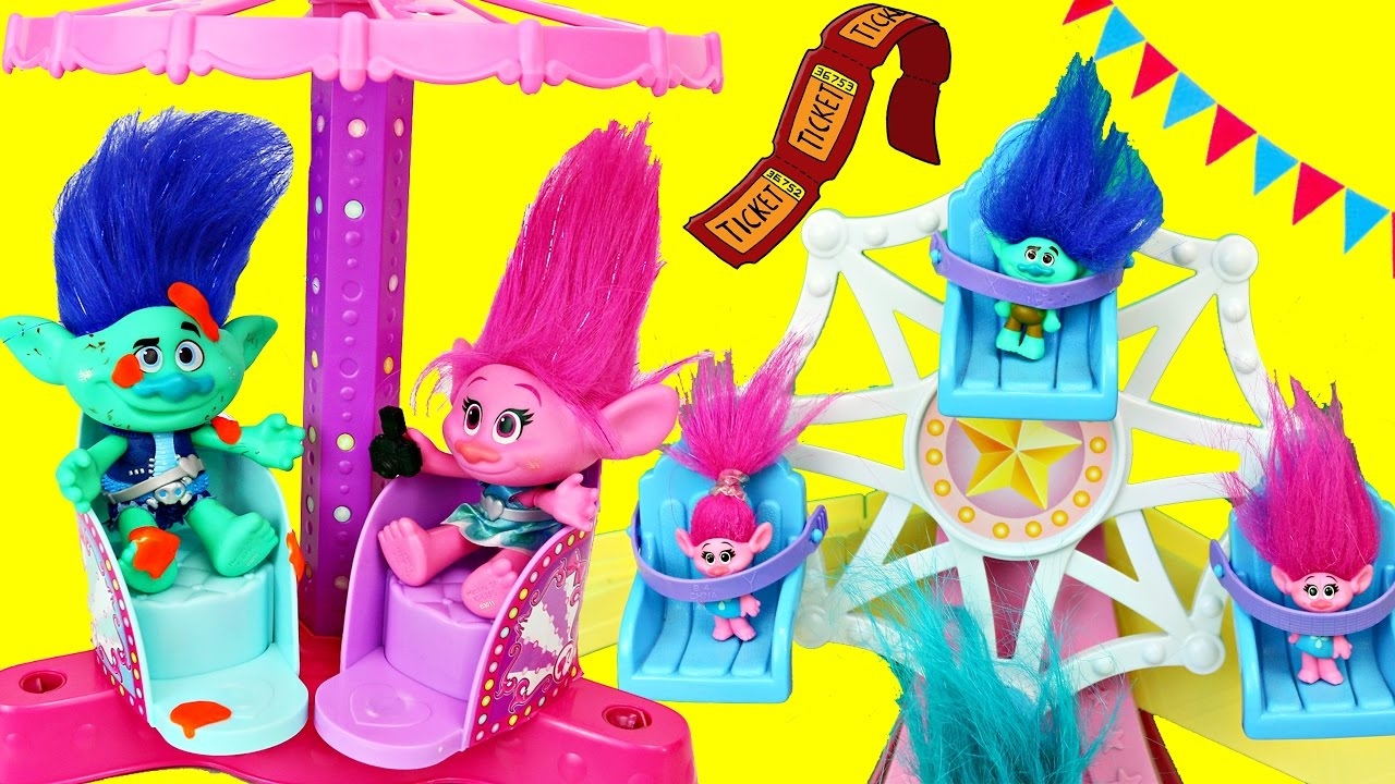 TROLLS POPPY & Branch AMUSEMENT PARK Roller Coaster Fail & Ferris Wheel ...