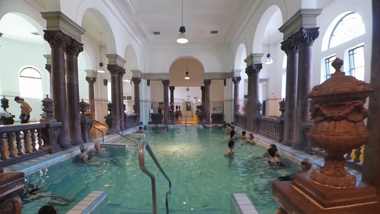 Szechenyi Furdo (Budapest) - YouTube