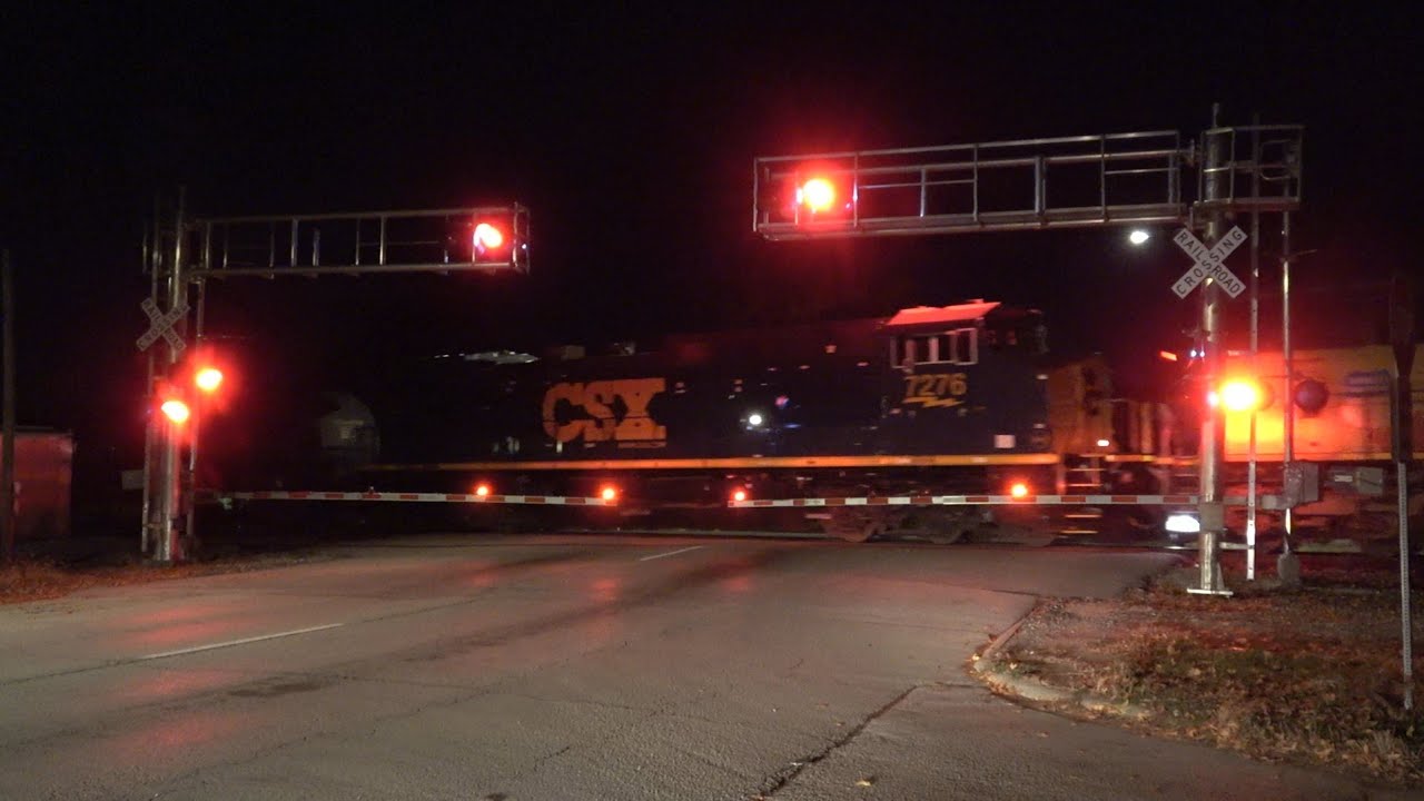 UP 3970 & CSXT 7276 lead NS 125 - YouTube