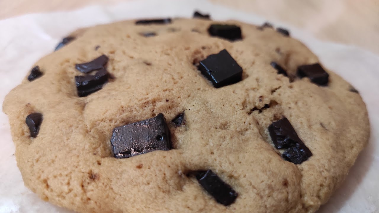 1 minute microwave chocolate chip cookie- easy and quick chocolate chip ...