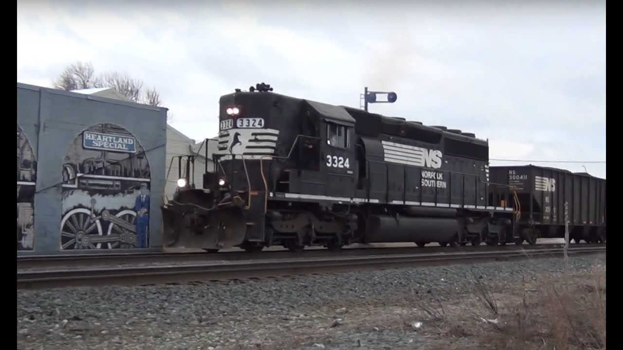 NS SD40-2 highhood meets CEFX Canadian Pacific train Lima Ohio K824 ...