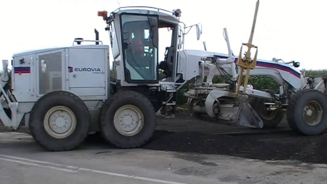 Caterpillar 12M motor grader - YouTube