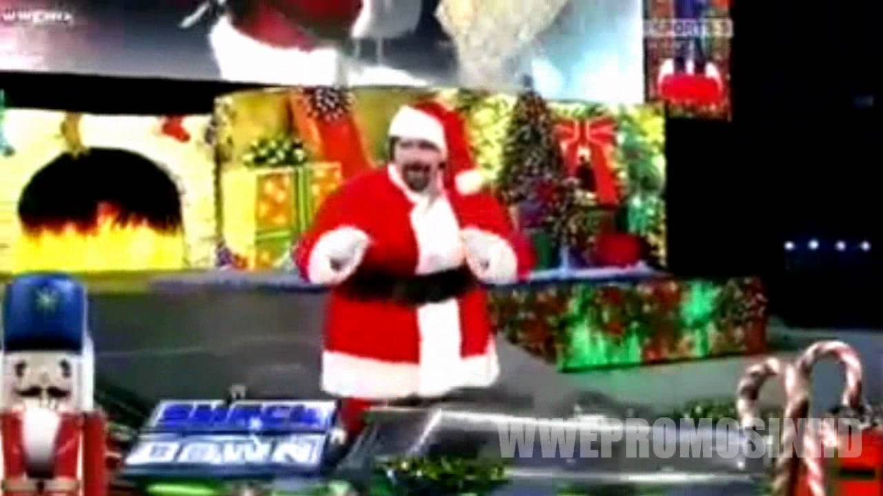 Mick Foley Entrance as Santa Claus - WWE Smackdown 11/29/11 (HD) - YouTube