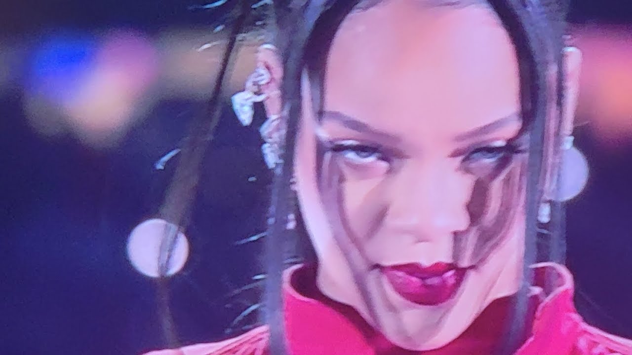 Some Highlights from the Ri Ri show#2023 #rihanna - YouTube