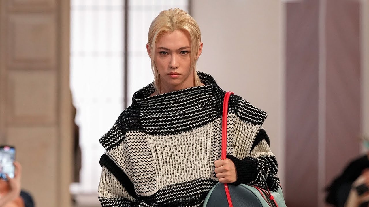 Felix runway walk at Louis Vuitton Women’s Fall-Winter 2025 Show - YouTube