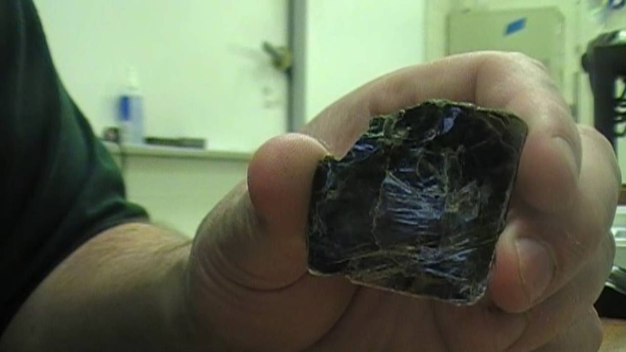Mineral Identification: Cleavage and Streak Tests - YouTube