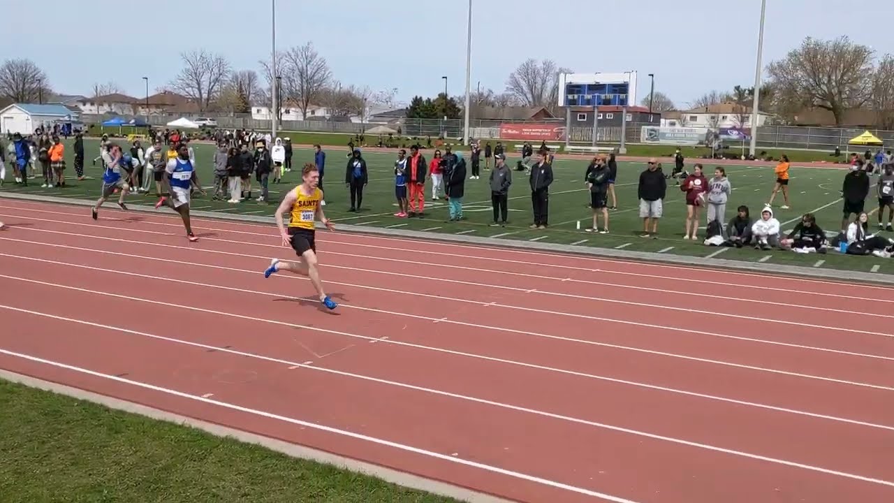2022 Senior Boys 100m at Durham Track Classic - YouTube
