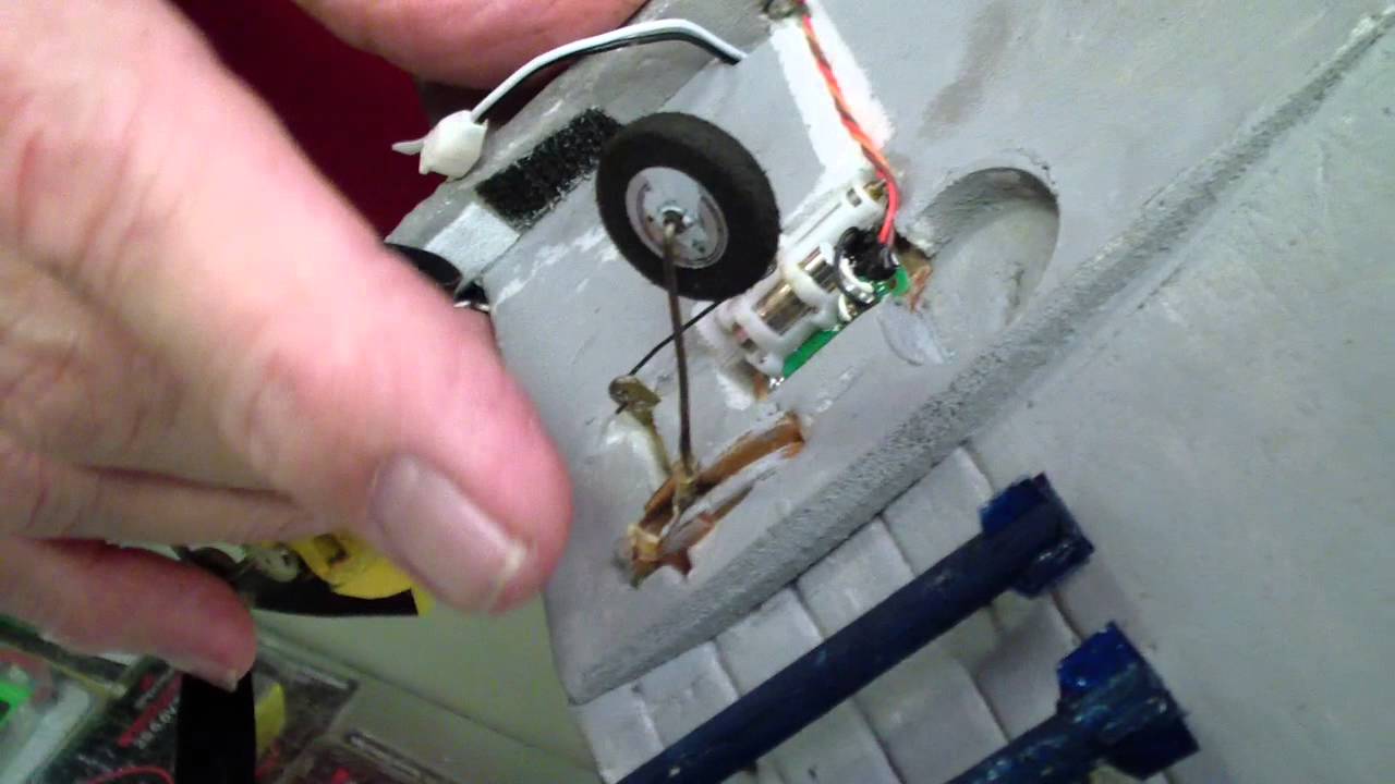Gary at Hobby Hangar makes micro retracts for Corsair. - YouTube