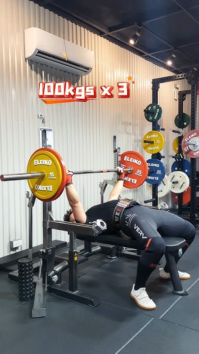 起飛的屁股 #臥推 #benchpress - YouTube