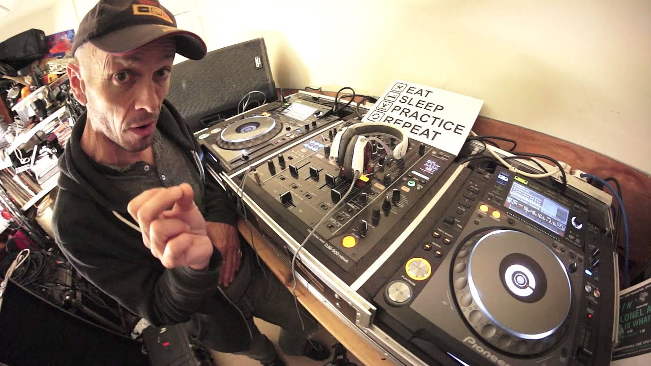 DJ LESSON ON GOING FROM AN OLD SCHOOL TUNE TO A NEW HOUSE VIBE CUT ...