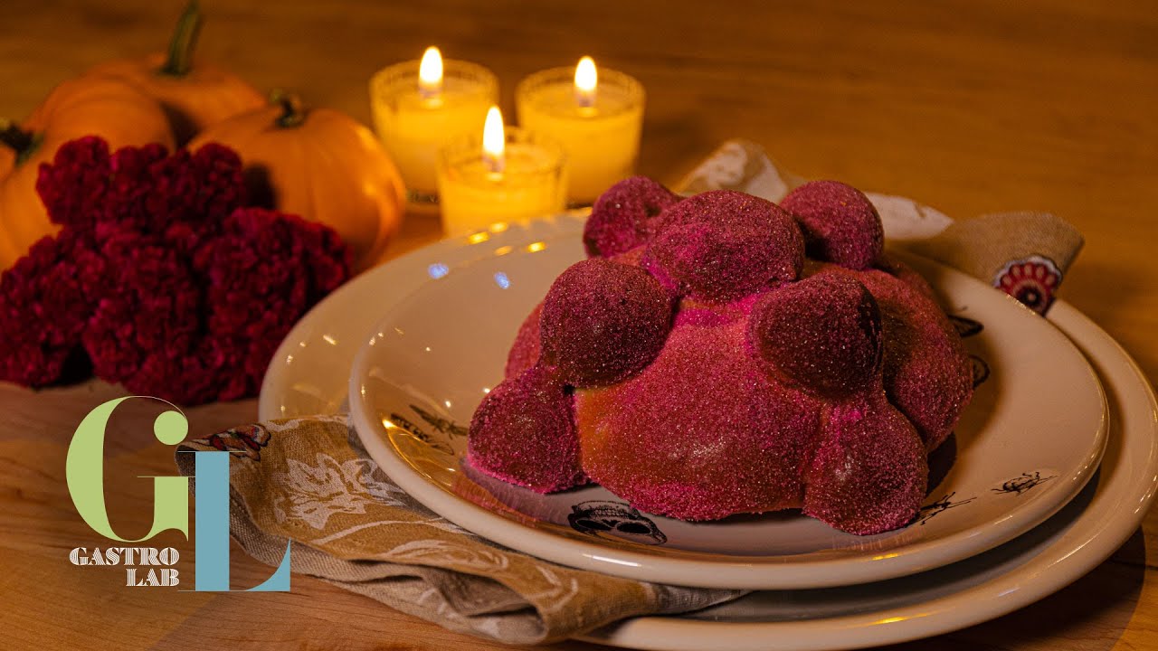 Aprende a preparar PAN DE MUERTO ROSA con chocolate, a lado de la chef ...