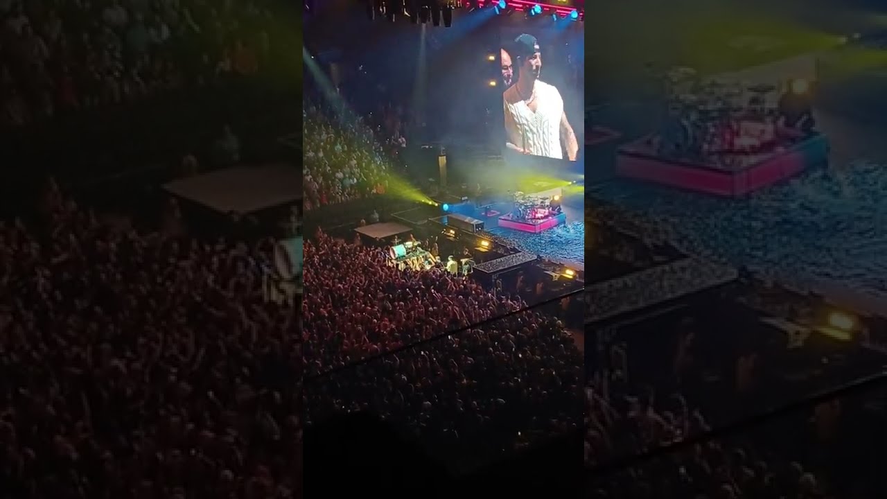 JOSH PLAYS DRUMS ON TOP OF FANS - 21 PILOTS - LIVE @ WELLS FARGO CENTER ...