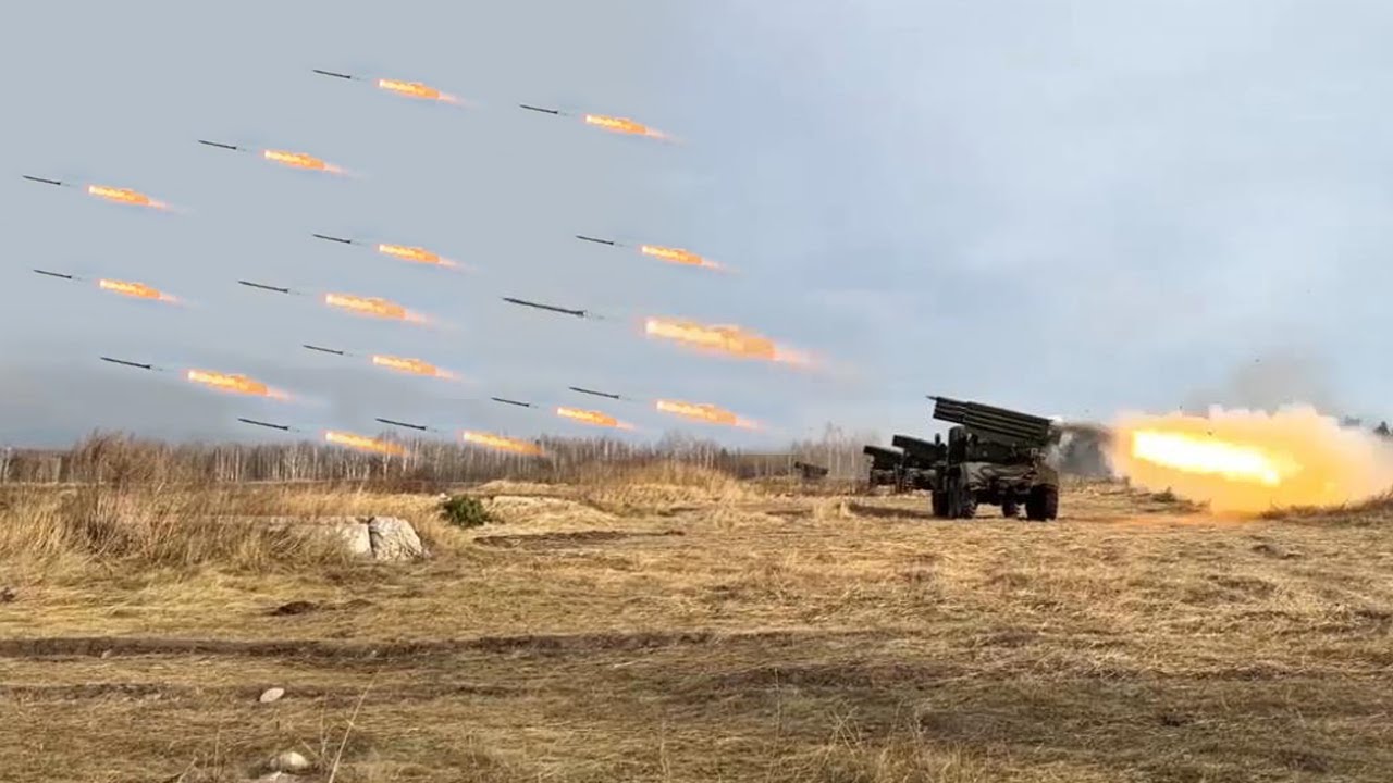 Russia's Artillery in massive action (Akatsiya, Grad MLRS, mortar ...