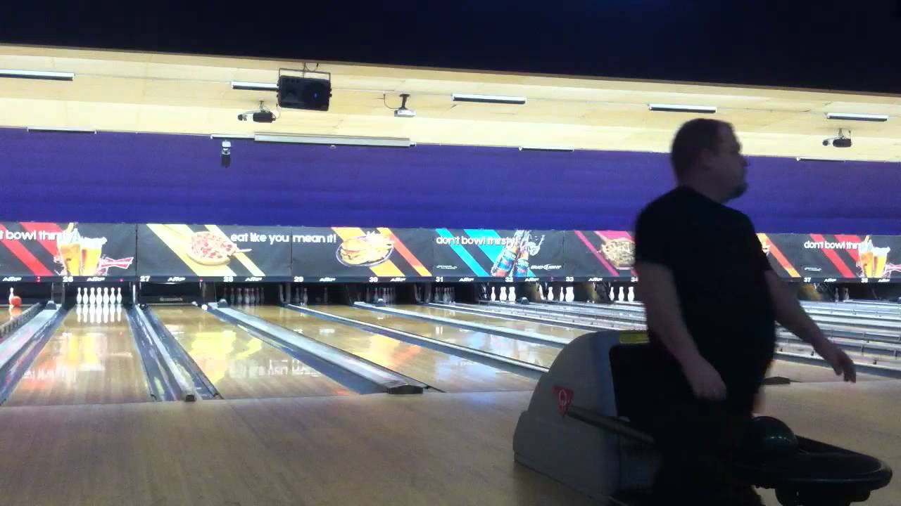 Donald Croft bowling with a Brunswick Ulti-Max - YouTube