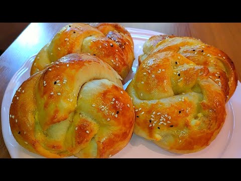 Pendirli açma🧀Pendirli bulka.Qatları tək-tək bilinən yağlı pendirli açma.İftar,Sahur üçün əla seçim.