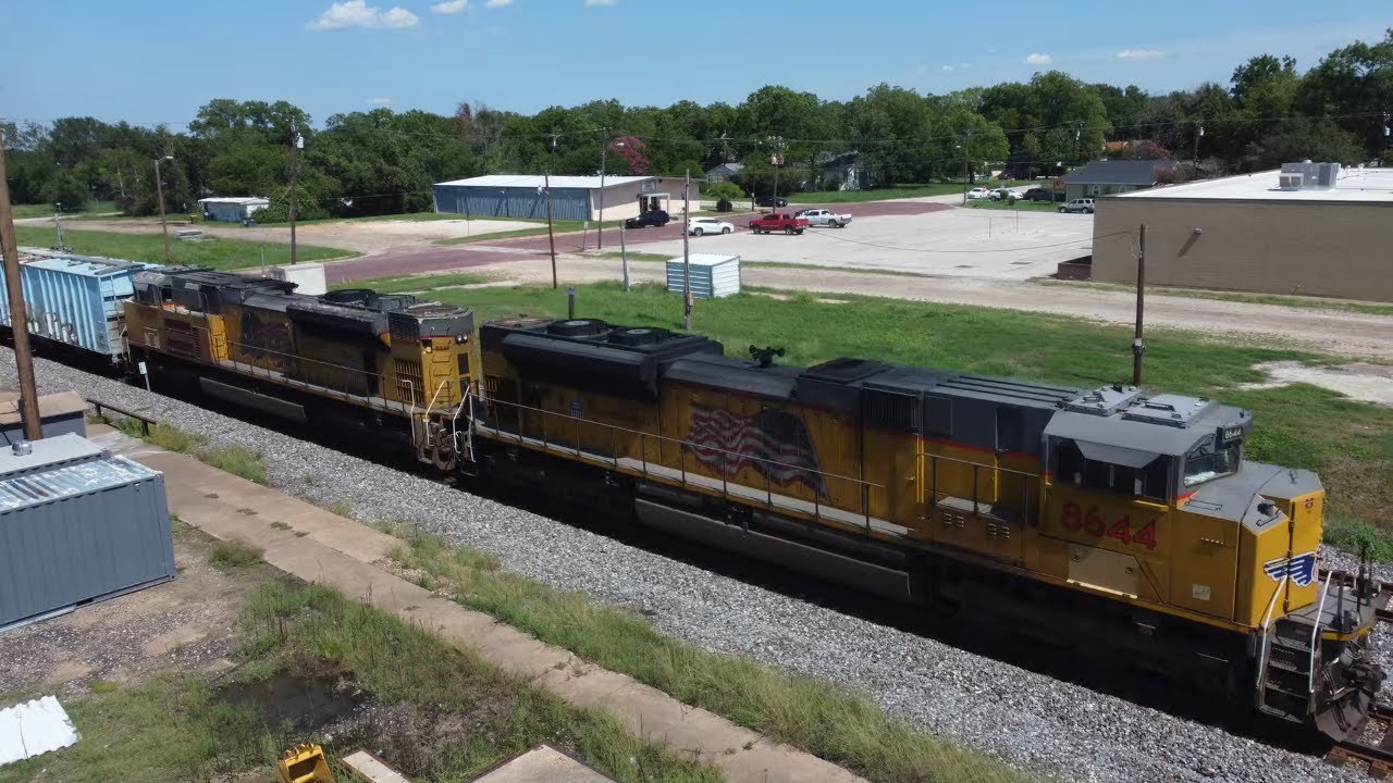 Southbound UP 8644/8619/6404, Unit Tanker Train, "Ennis Sub" Groesbeck ...