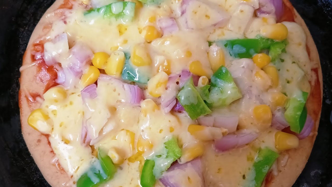 Sweet corn cheese pizza 🍕 How to make pizza with readymade pizza base ...