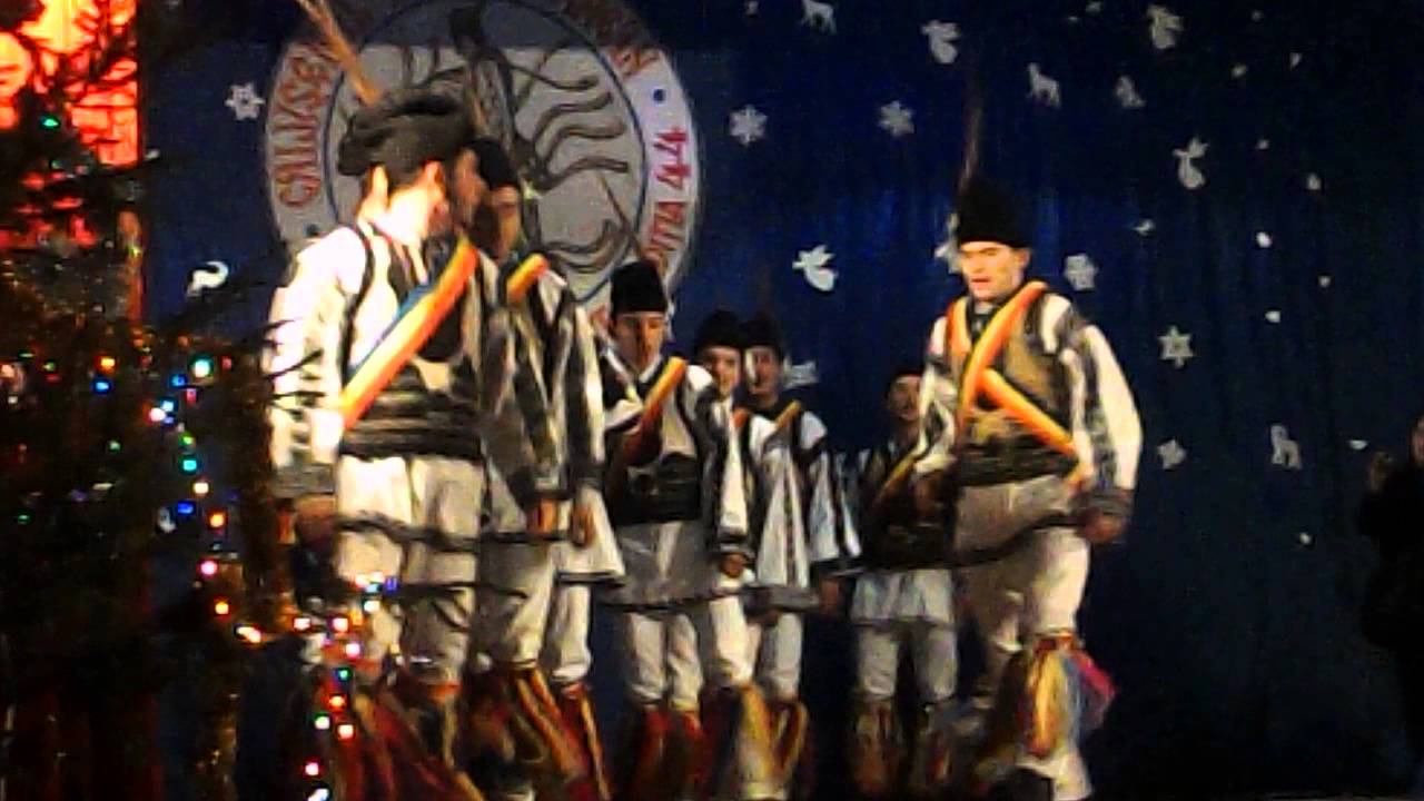 Calusarii din Orastioara de Sus!!! - YouTube