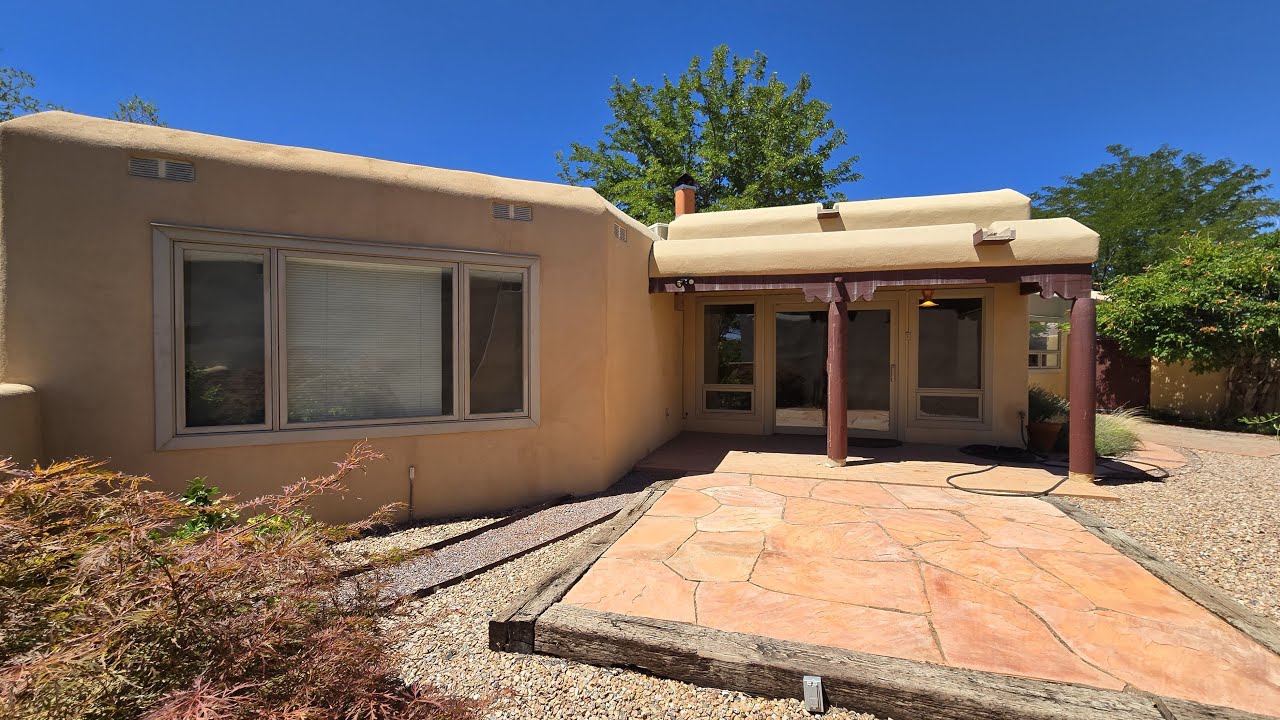 2844 Plaza Amarilla, Santa Fe, NM 87507 - YouTube