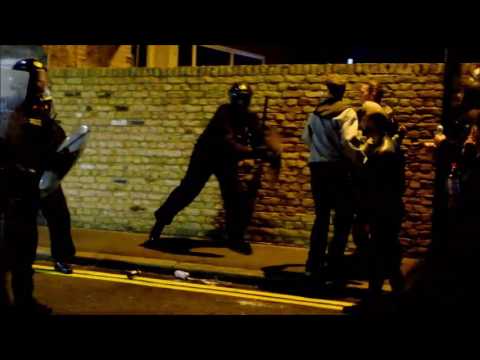 Party Goers And Police Clash At A Halloween Event In Lambeth - YouTube
