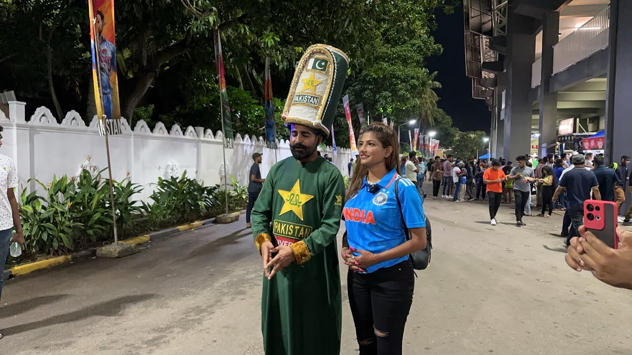 Chacha Pakistani & Miss India - YouTube