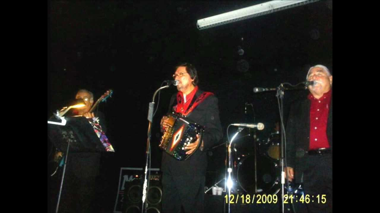 Gilberto Perez Y sus compadres - YouTube
