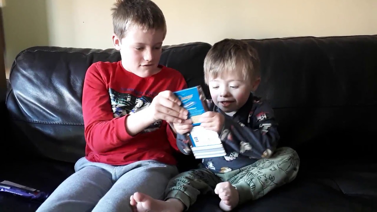 Makaton sign for chocolate - YouTube