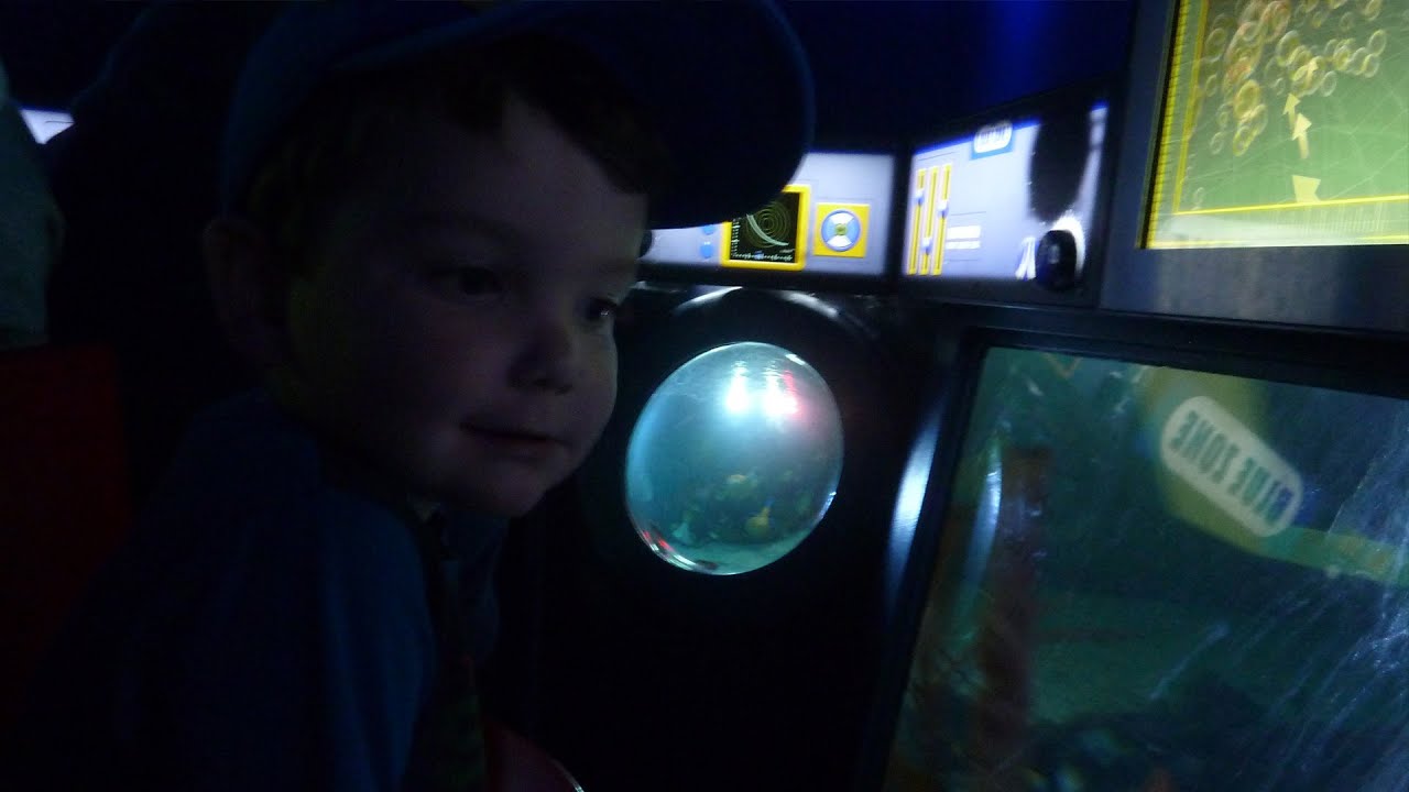 Atlantis Submarine Voyage Full Ride - Legoland Windsor - YouTube