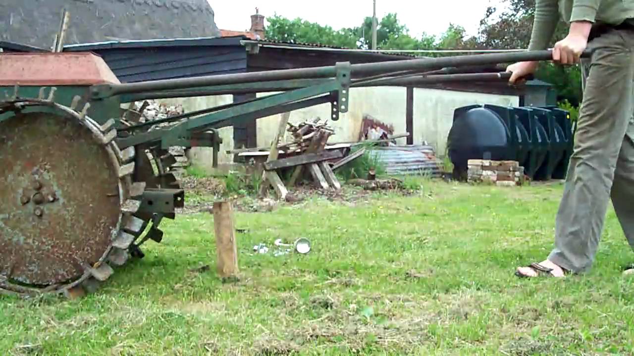 Trusty tractor - YouTube