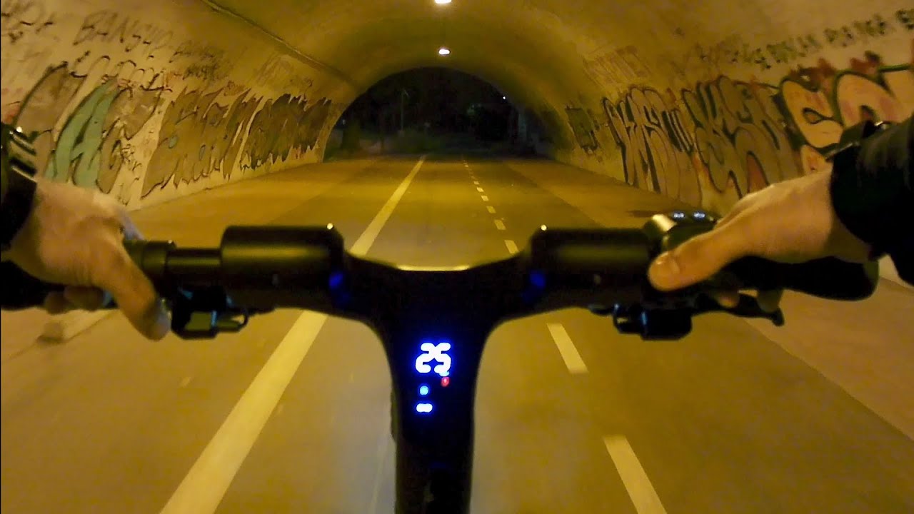 Bongo Y65 electric scooter Night Ride -4k 60 fps - YouTube