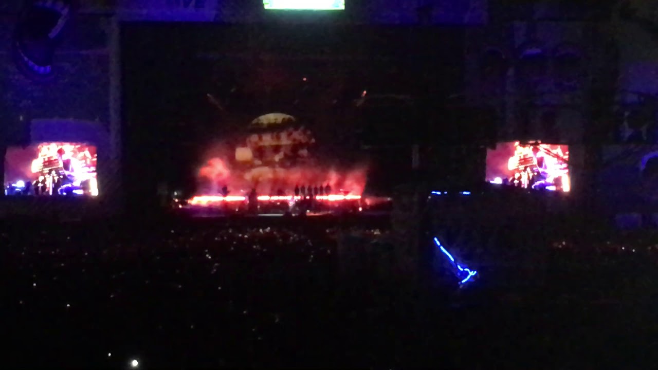 Gorillaz - Hong Kong, Vive Latino 2018 - YouTube