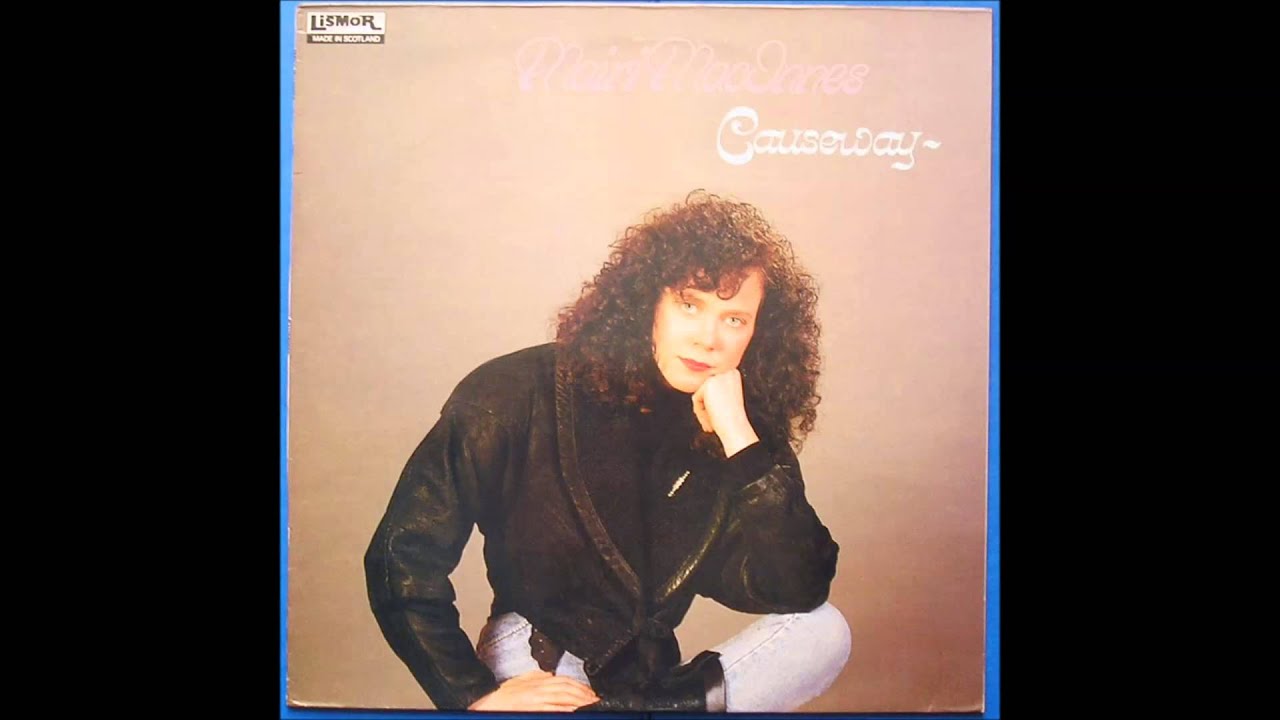 Mairi MacInnes - Mairead Og - YouTube