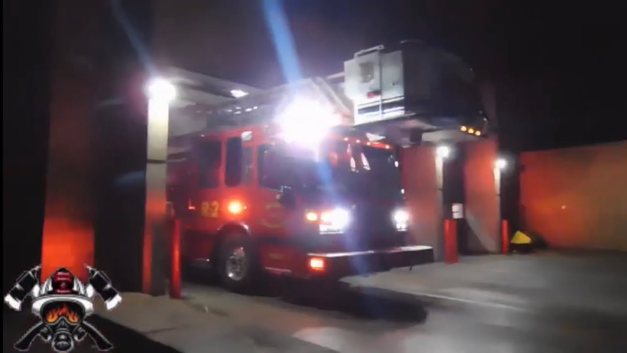 Detroit Fire Department Engine 40 & Ladder 17 responding PRIORITY 1 BOX ...