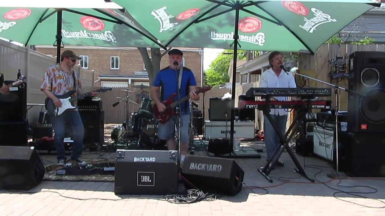 Backyard band playing Ace - How Long (Has This Been Going On) - YouTube