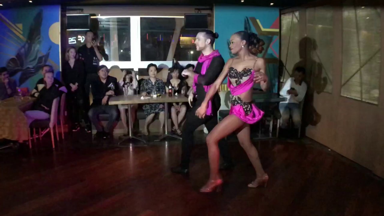 Isabelle & Félicien @ Hong Kong Salsa Festival 2018 - YouTube