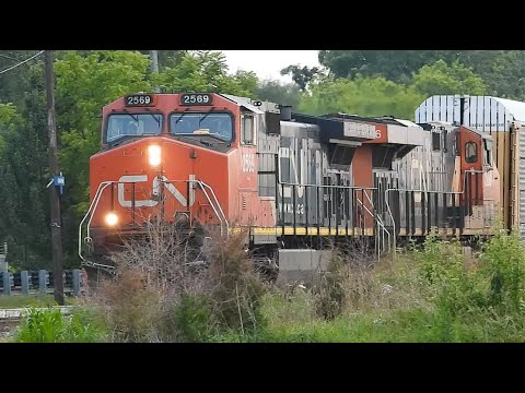 CN 2569 2336, Chatham On, July 24 23. - YouTube