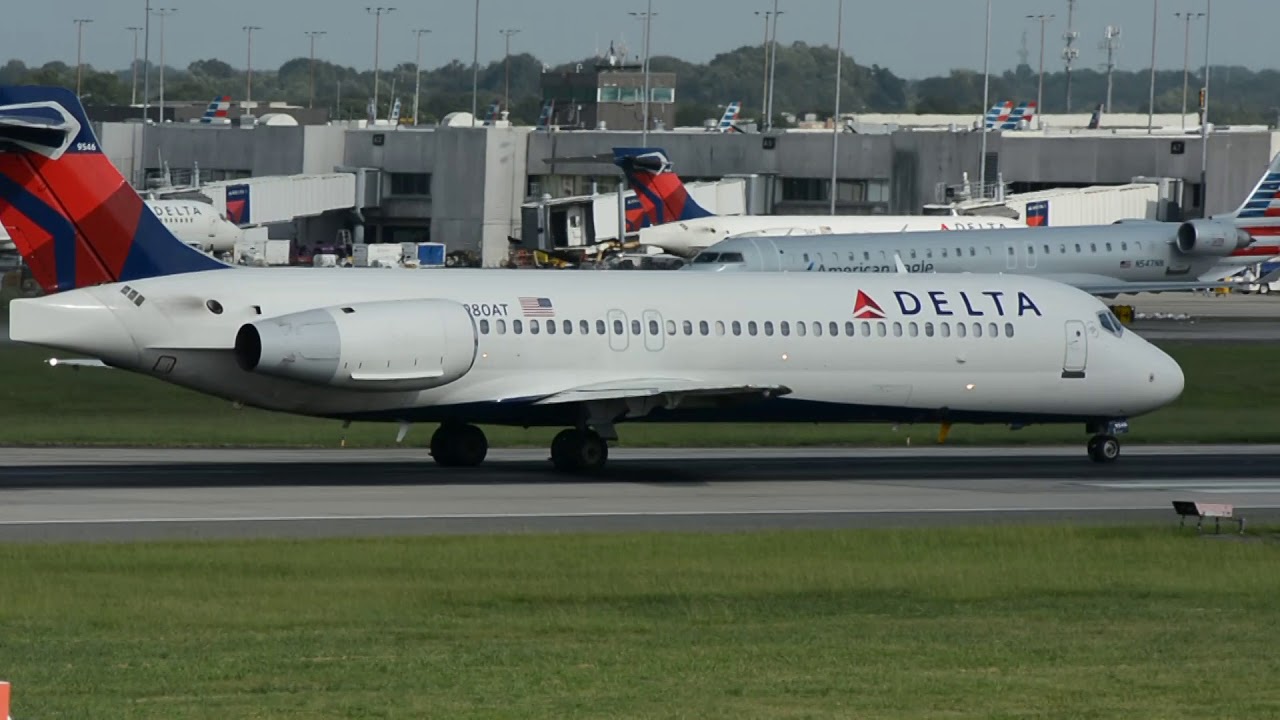 Delta Airlines Boeing 717-2BD [N980AT] Takeoff Charlotte CLT - YouTube