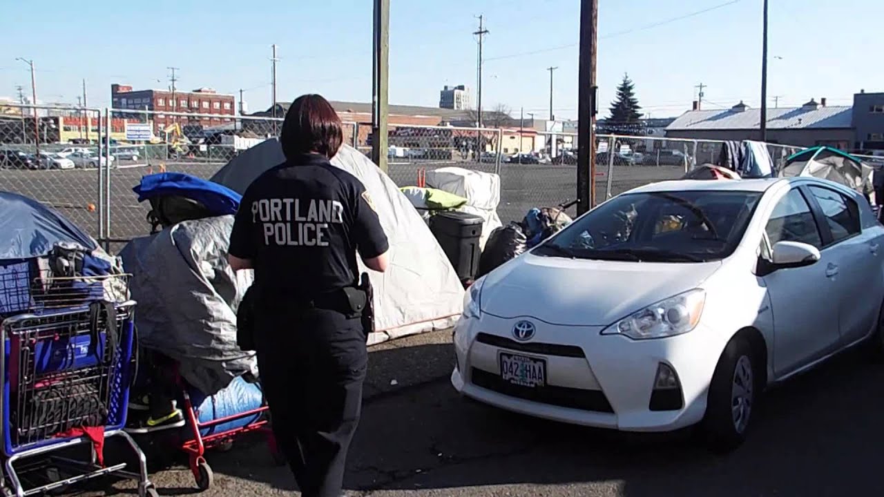 police raid homeless camp - YouTube
