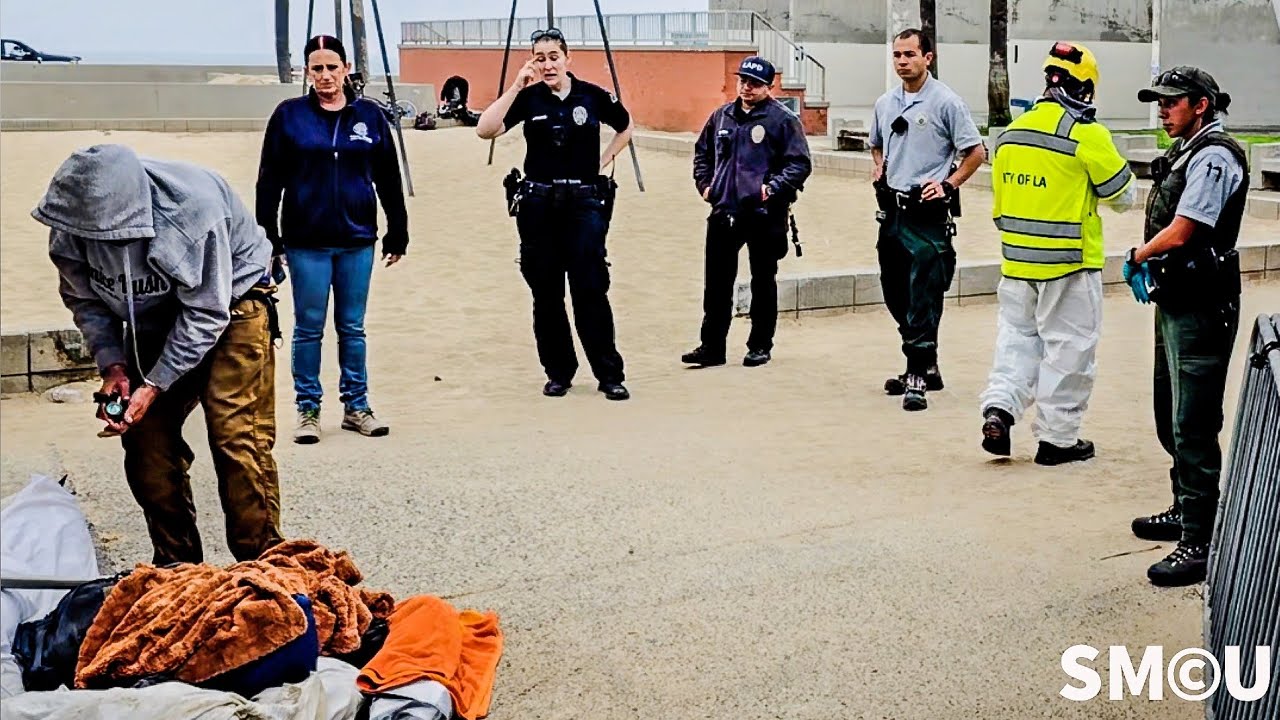 Muscle Beach Cleanup: Park Rangers and LAPD Oversee Removal of Homeless ...
