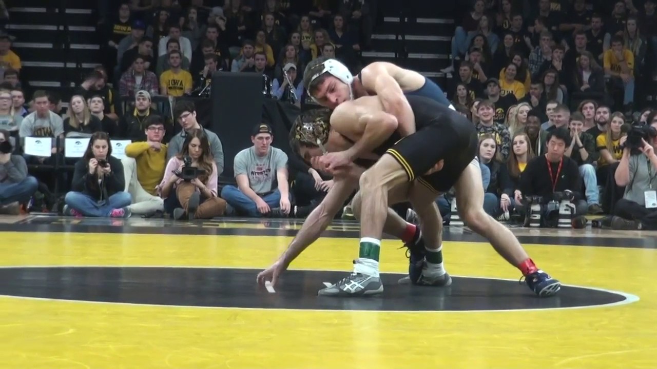 125 lbs Thomas Gilman, Iowa vs Nick Suriano, Penn State - YouTube