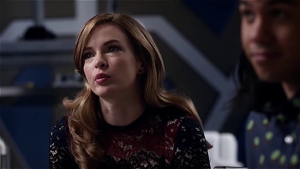 The Flash 3x06 H R Wells, Cicsco, Caitlin Part #3 - YouTube