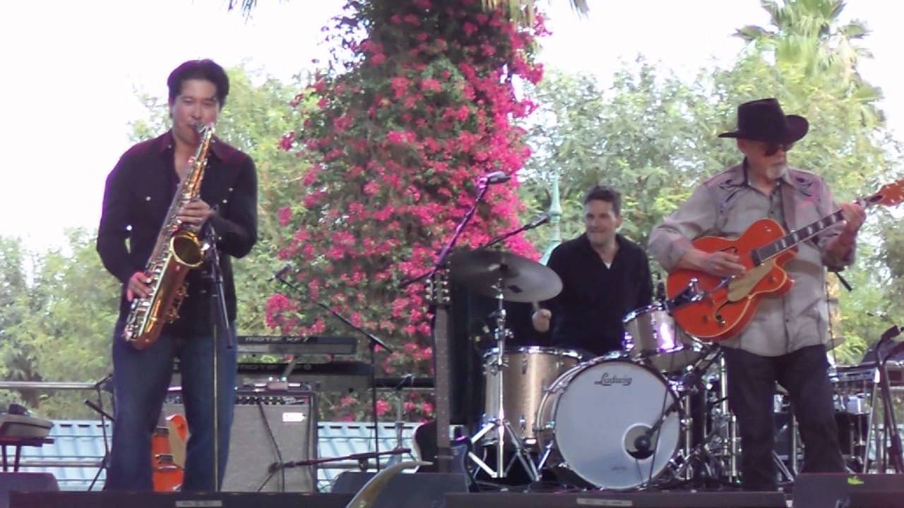 Duane Eddy "Rebel Rouser" LIVE @ Stagecoach 4/27/14 - YouTube