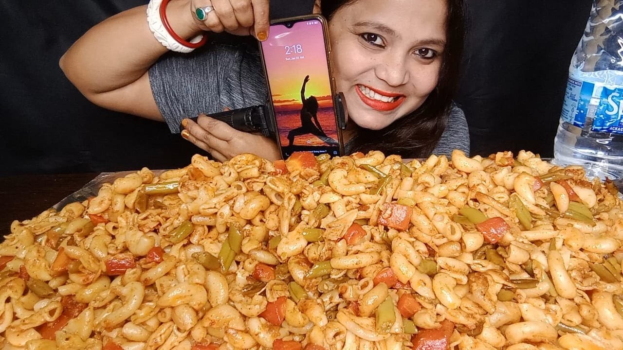 ASMR EATING DESI MASALA PASTA, VEGETABLE PASTA | EATING PASTA ASMR ...