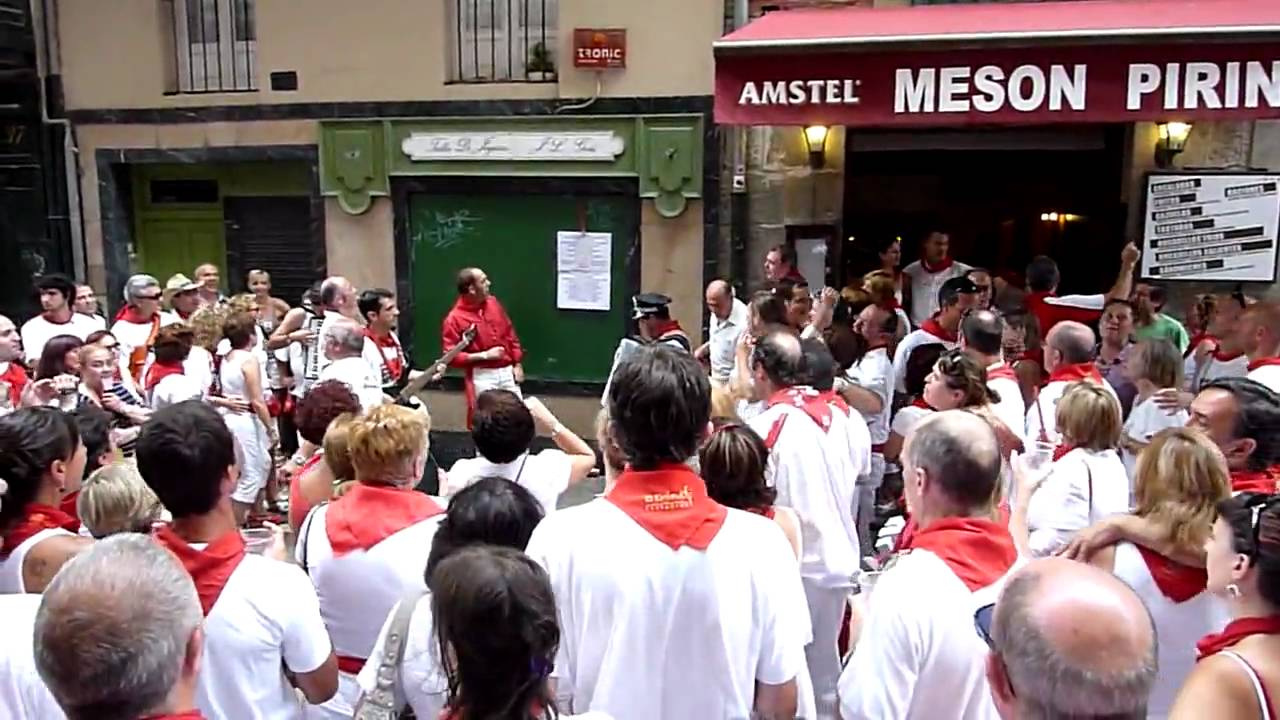 Singing in the San Fermin Festival - Pomplona ,Spain - YouTube