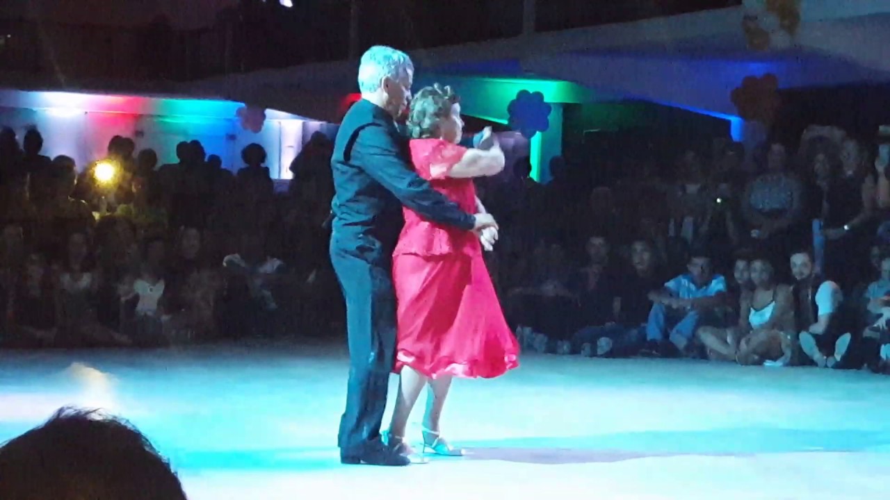 Jaime Arôxa dança com aluna de 80 anos de idade - Aniversário Jaime ...