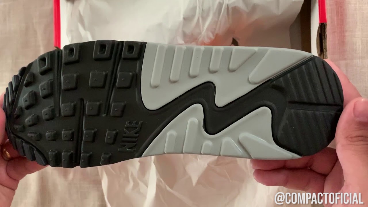 NIKE AIR MAX 90 PYTHON - YouTube