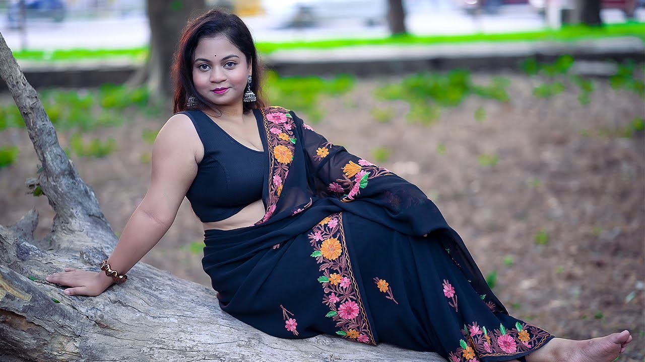 Outdoor Saree Fashion Video | Sare Lover Video | Fancy Queen | - YouTube