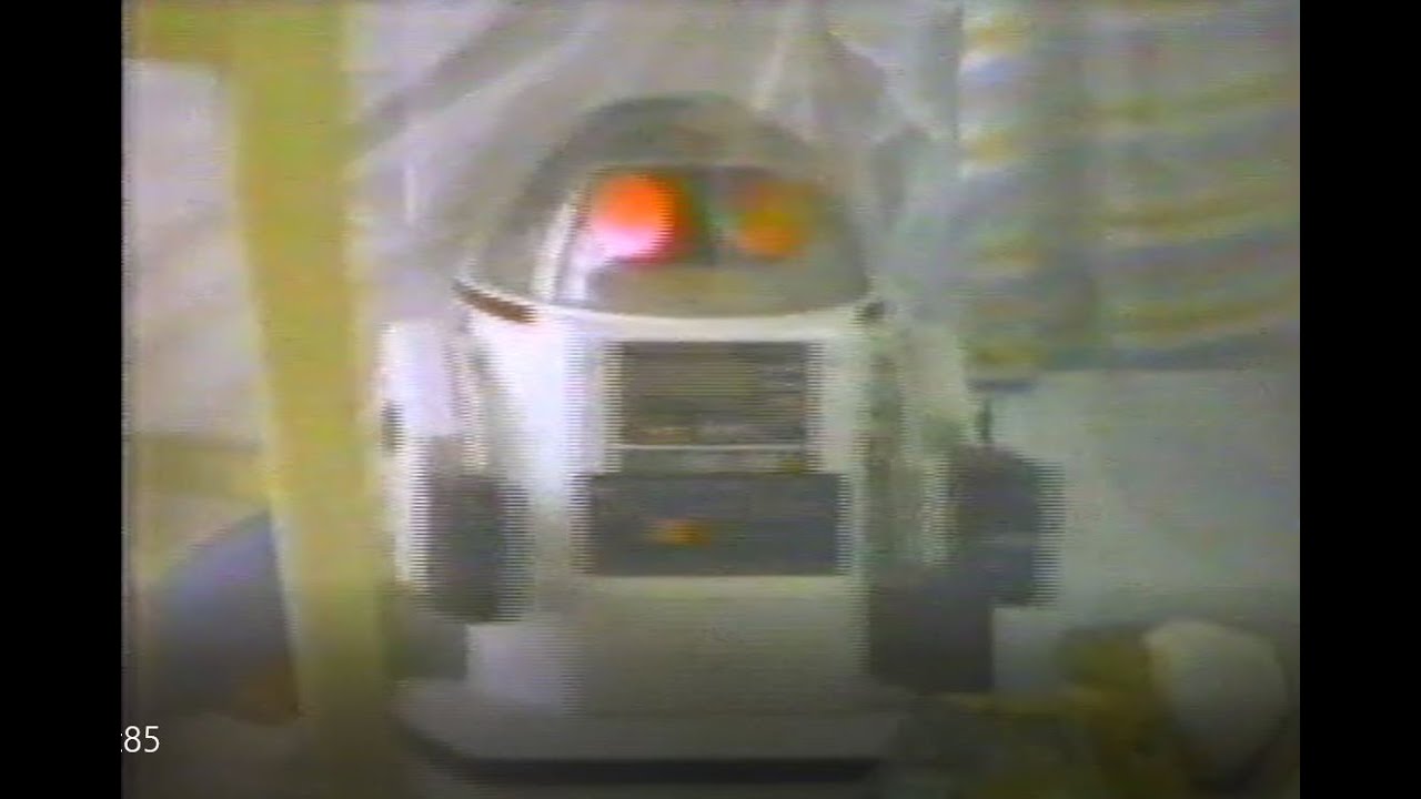 Smarties - Win a Robot Contest (1985) - YouTube