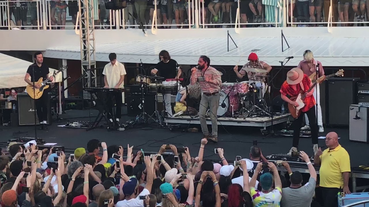 No Friend - Live with Paramore and Aaron Weiss - YouTube